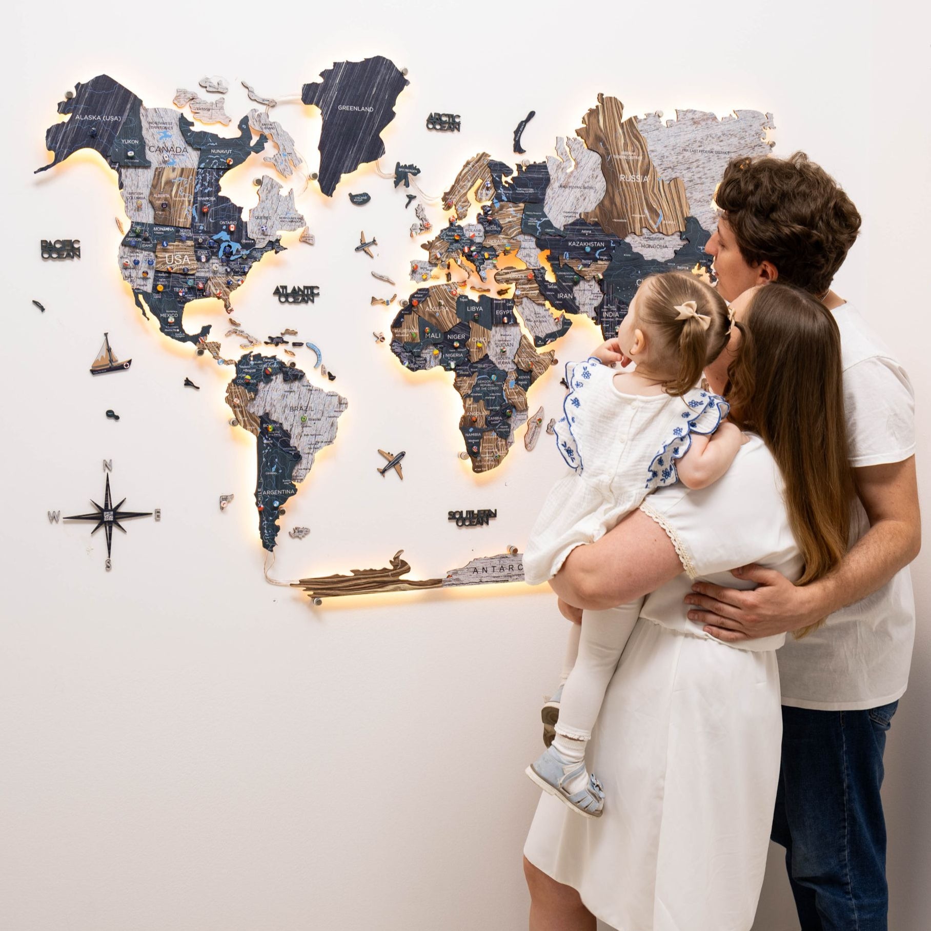 3D LED / LUMINOUS Wooden World Map Mystery ‣ Order Now