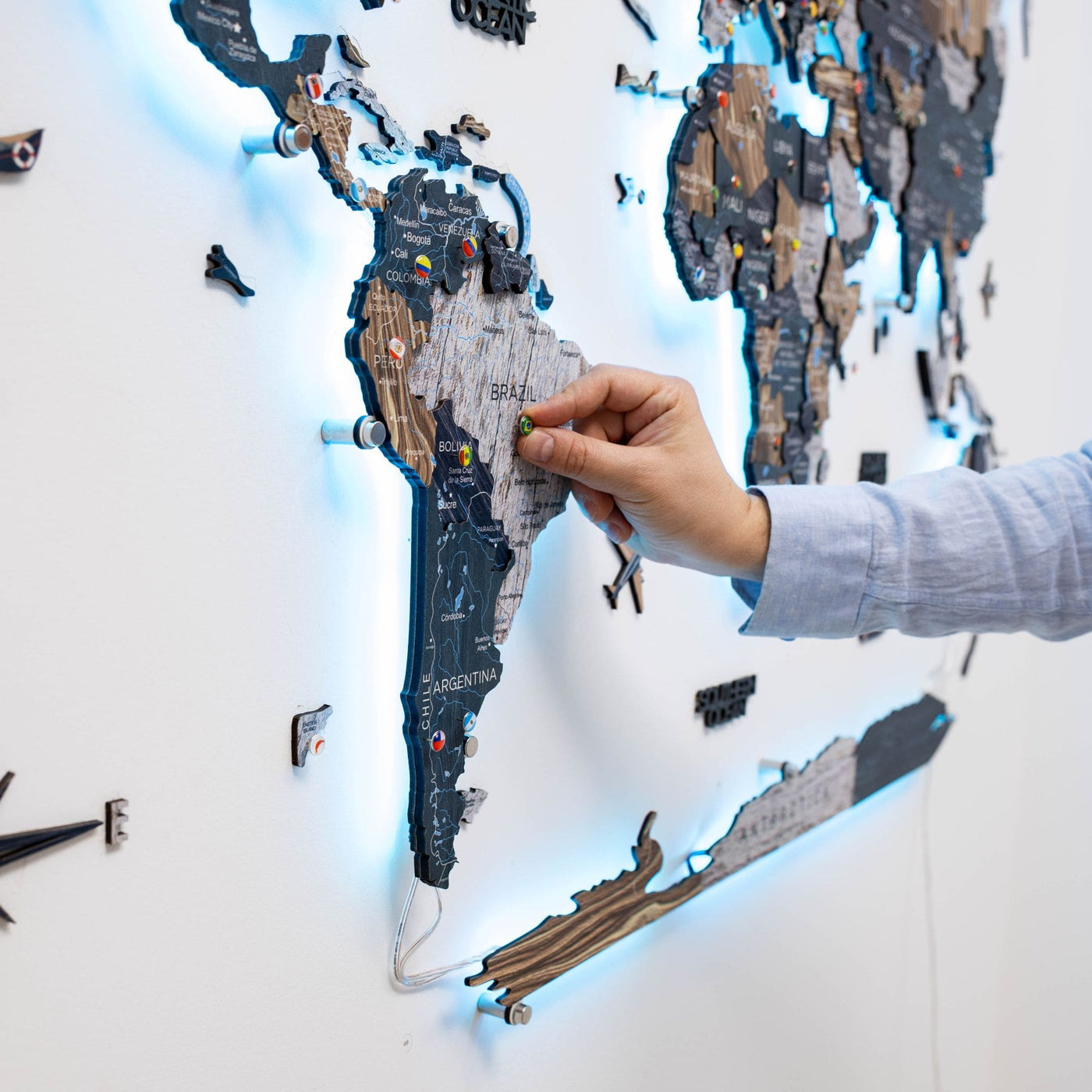 3D LED / LUMINOUS Wooden World Map Mystery ‣ Order Now