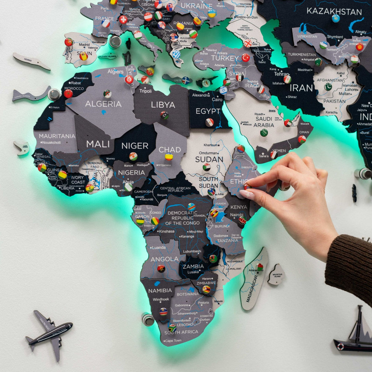 3D LED / LUMINOUS Wooden World Map Nordik ‣ Order Now