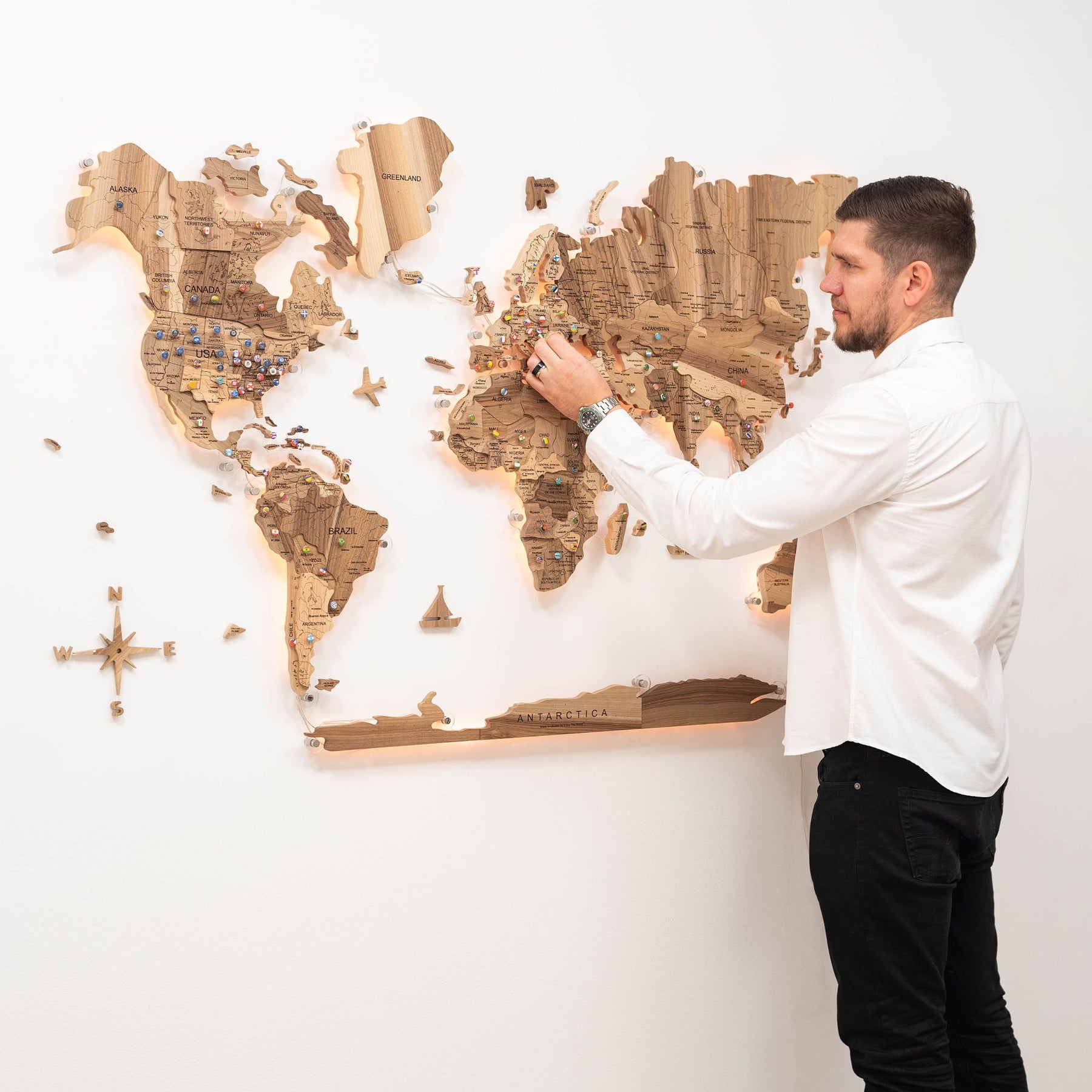 3D Solid Wooden World Maps