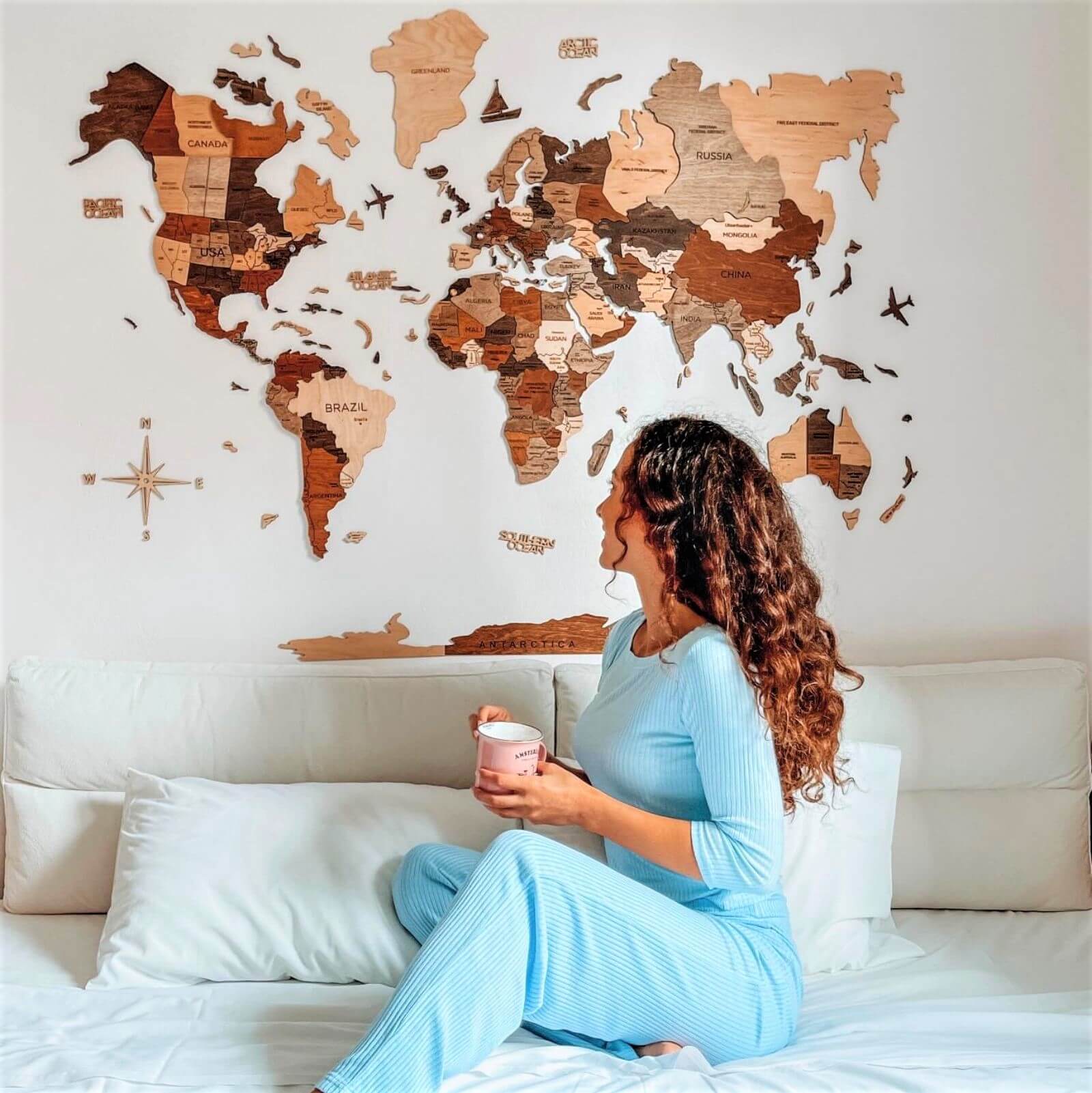 Modern Living Room Wall Decor → Enjoy The Wood