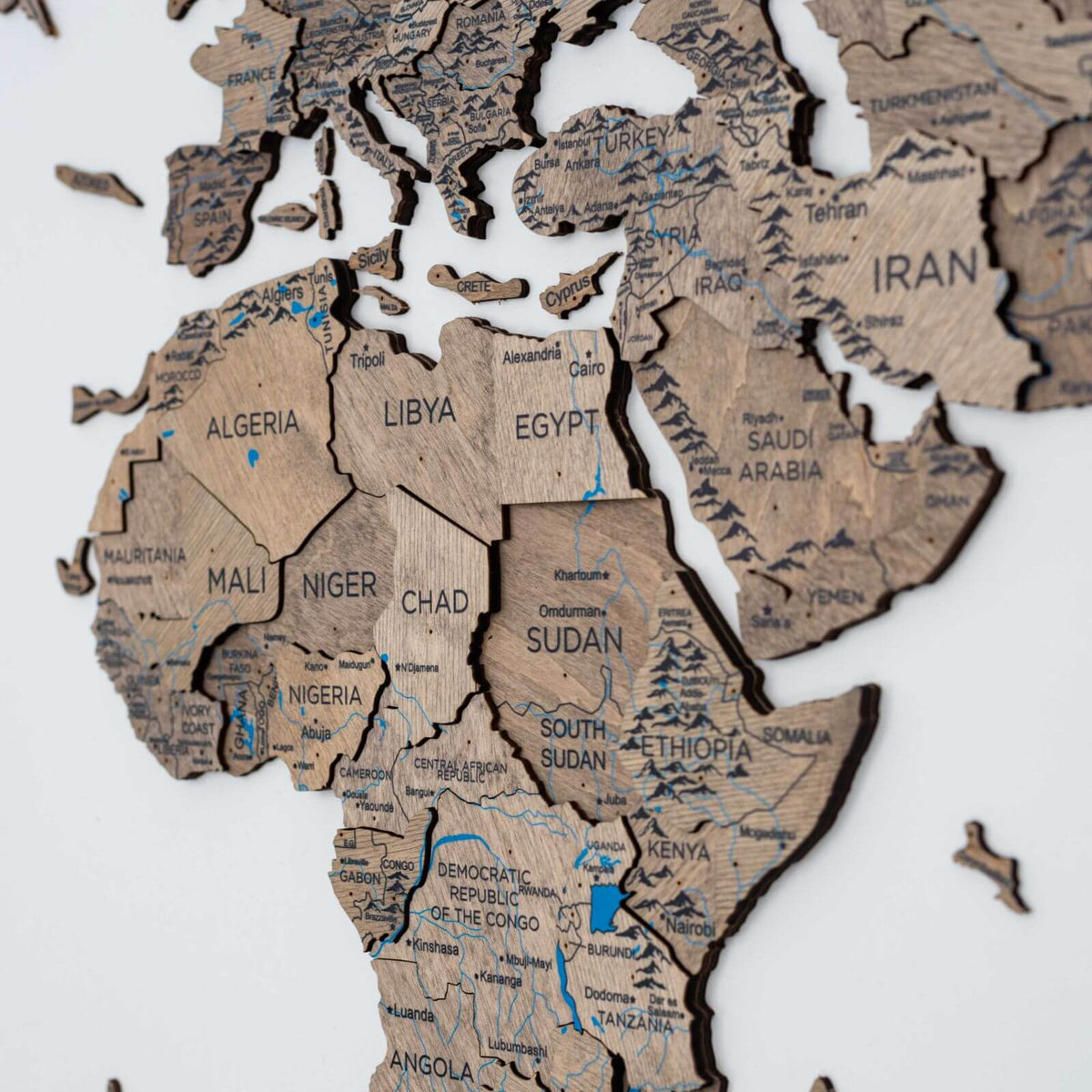 Bundle: Map and Flags Pins from Enjoy The Wood ‣ Good Price, Reviews